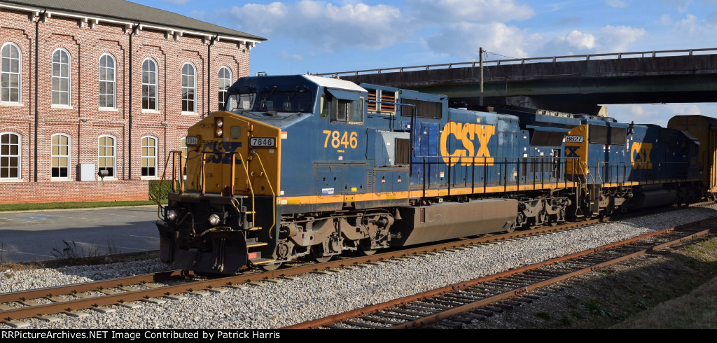 CSX 7846 C40-8W leads CSX 8627 SD50-2 lead an auto rack train north through Cartersville GA 4 ...